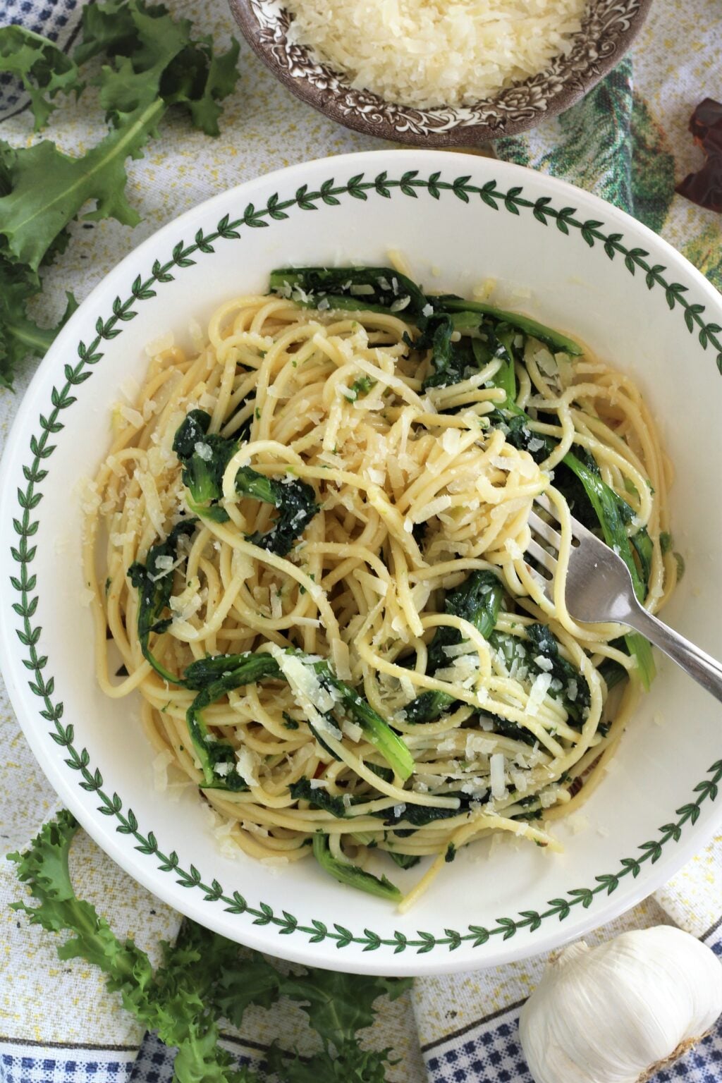 Spaghetti Aglio e Olio with Escarole - Mangia Bedda