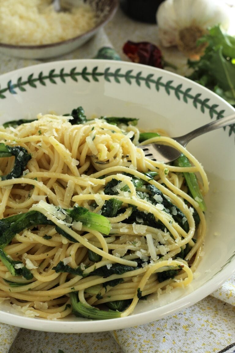 Spaghetti Aglio e Olio with Escarole - Mangia Bedda